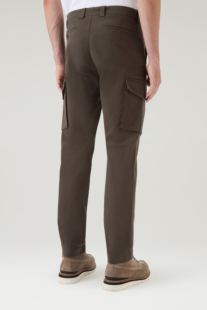 Men's Garment-Dyed Cargo Pants in Stretch Cotton Twill green | Woolrich US